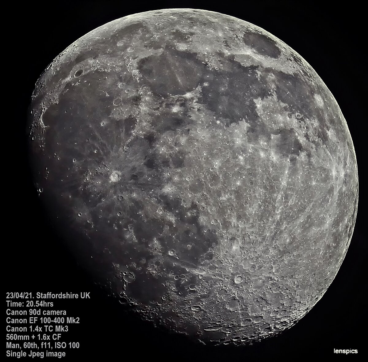 23rd April moon with & without mineral colouration. | Focal World