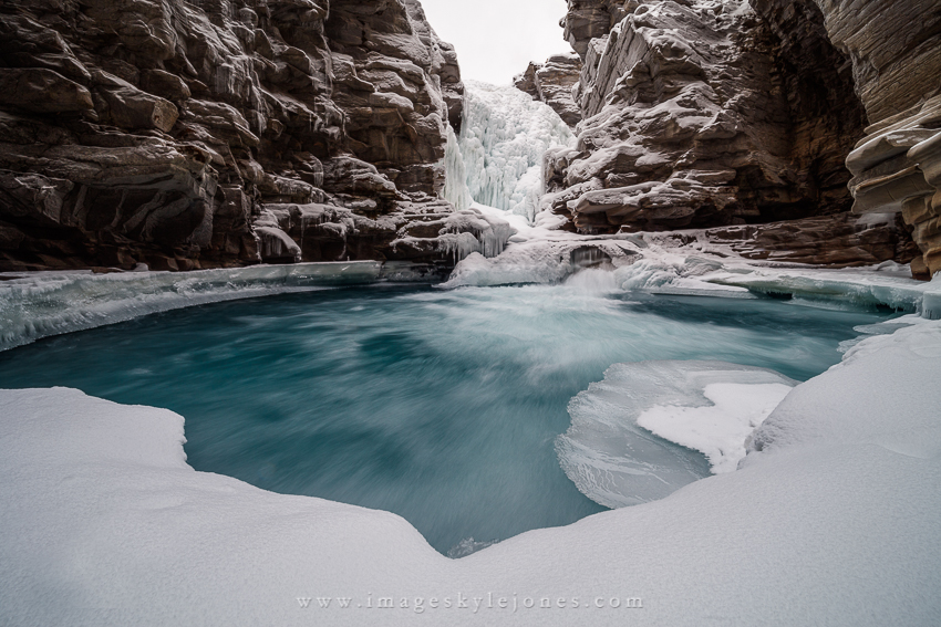 Frozen Athabasca Falls | Focal World