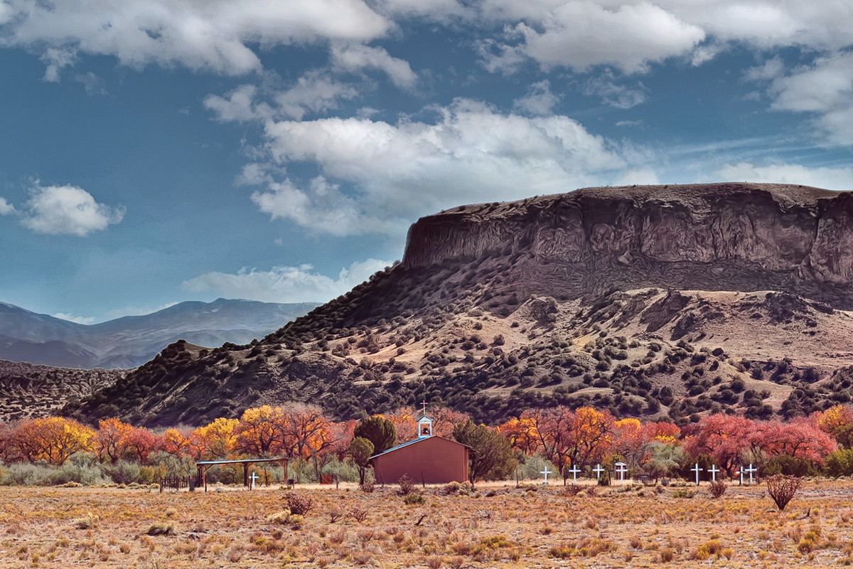 Fall at the base of Black Mesa | Focal World