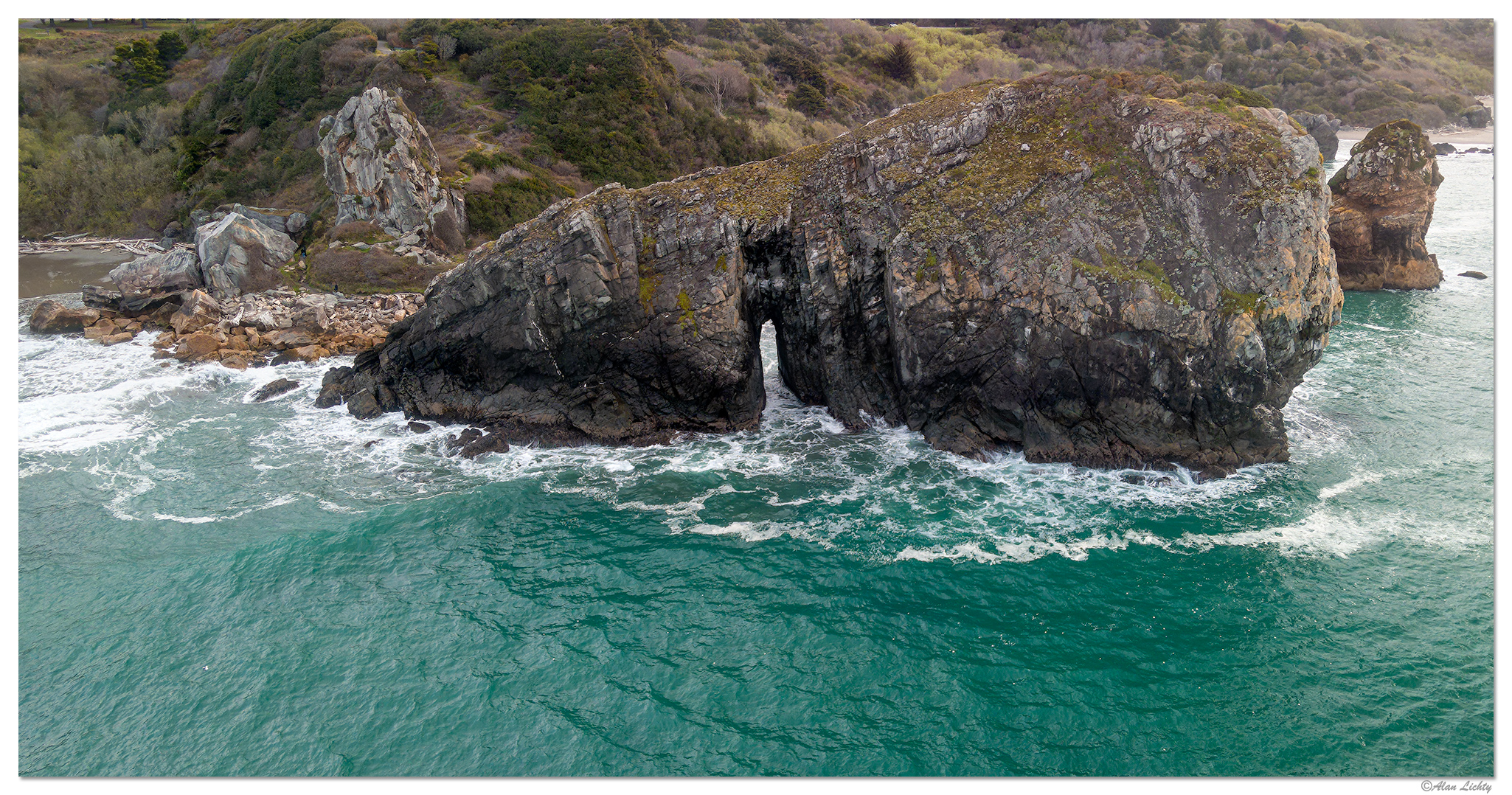Harris Beach Arch Rock | Focal World
