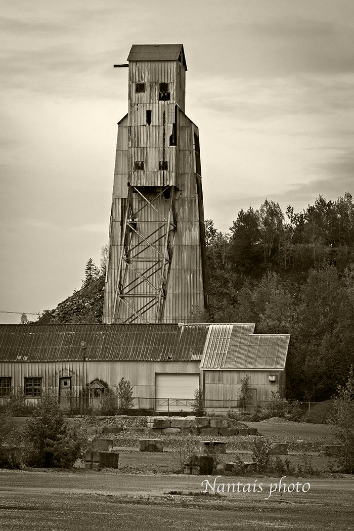The old mine building | Focal World