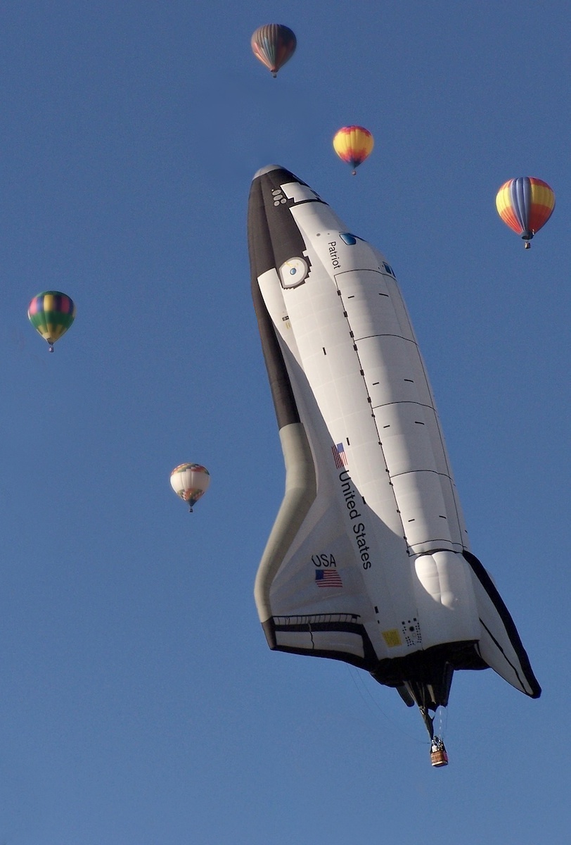 Shuttle -- hot air balloon | Focal World